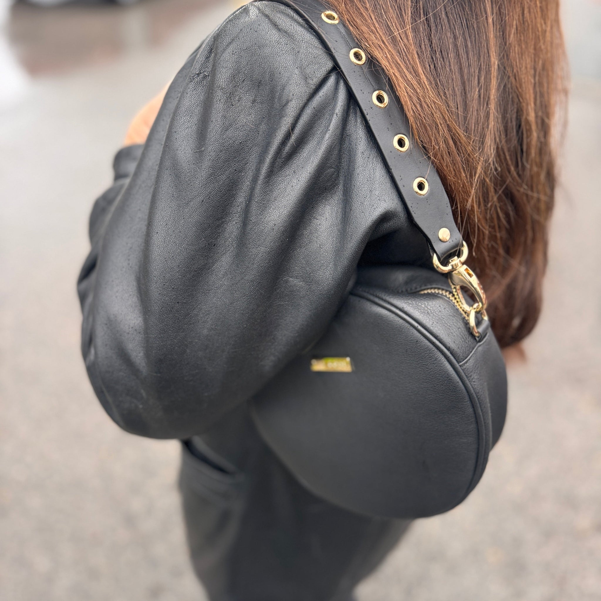 Types of shoulder bags to find the perfect one | The Code